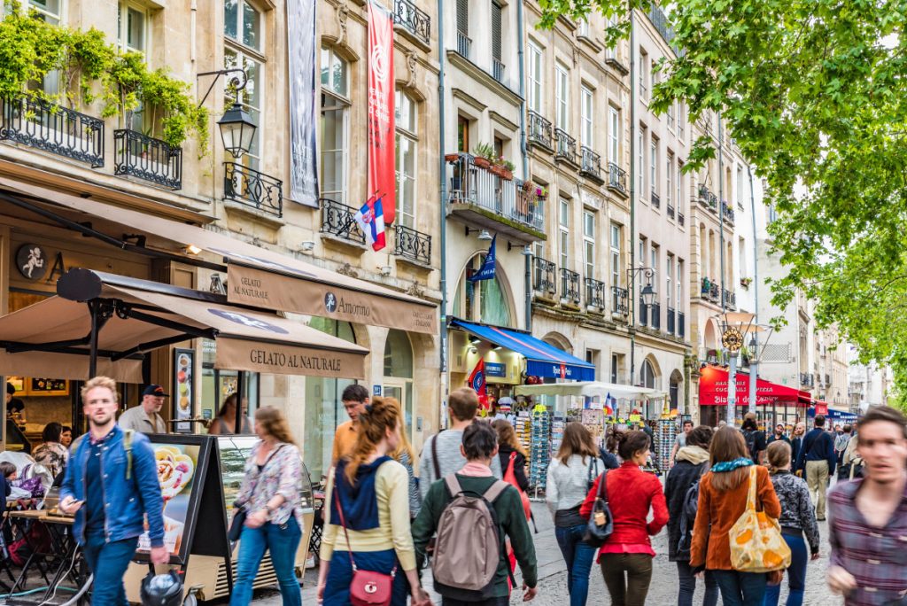 5 Things to Know Before Travelling to France - Expat Explore Travel