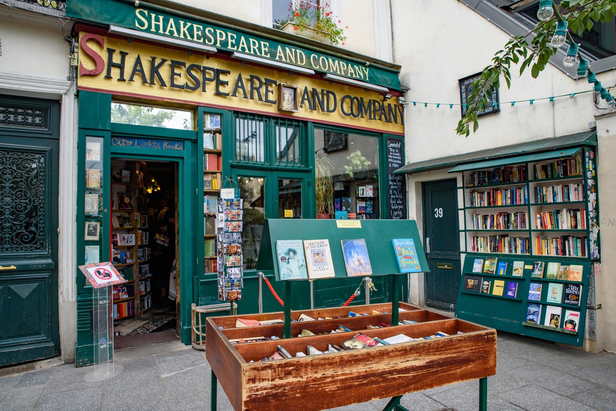 The 15 Most Beautiful Bookshops in Europe - Expat Explore
