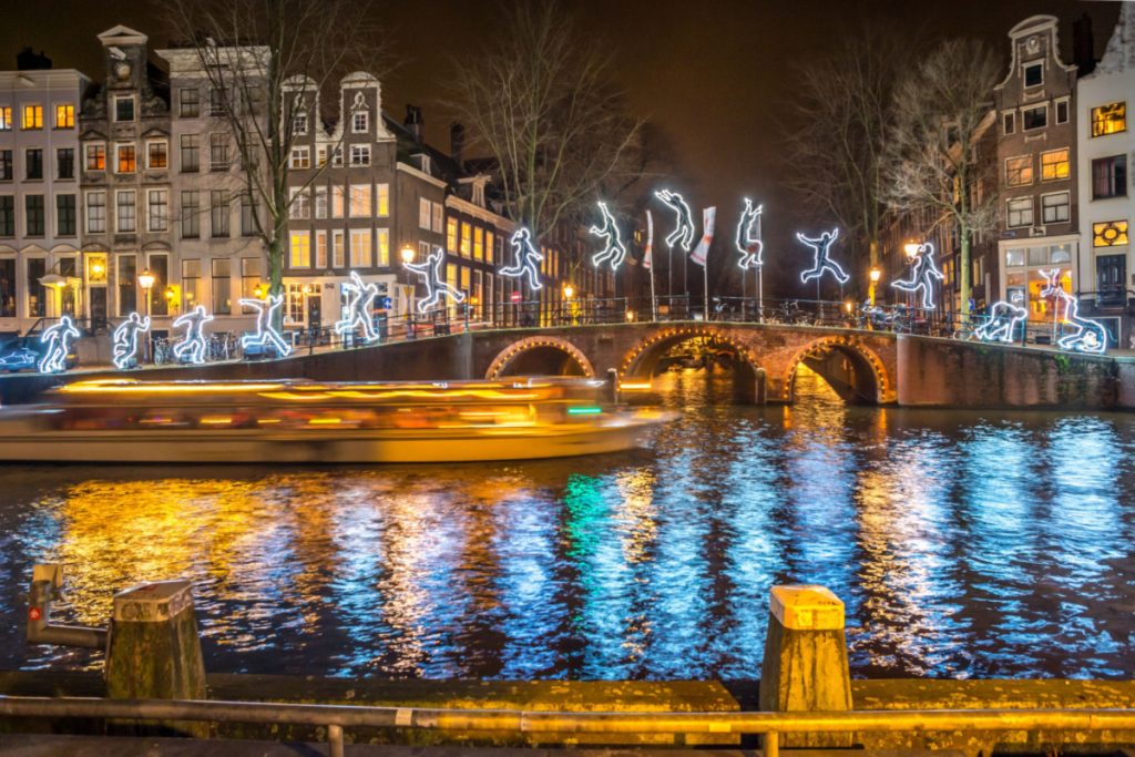 Best Christmas Lights Around The World - Expat Explore